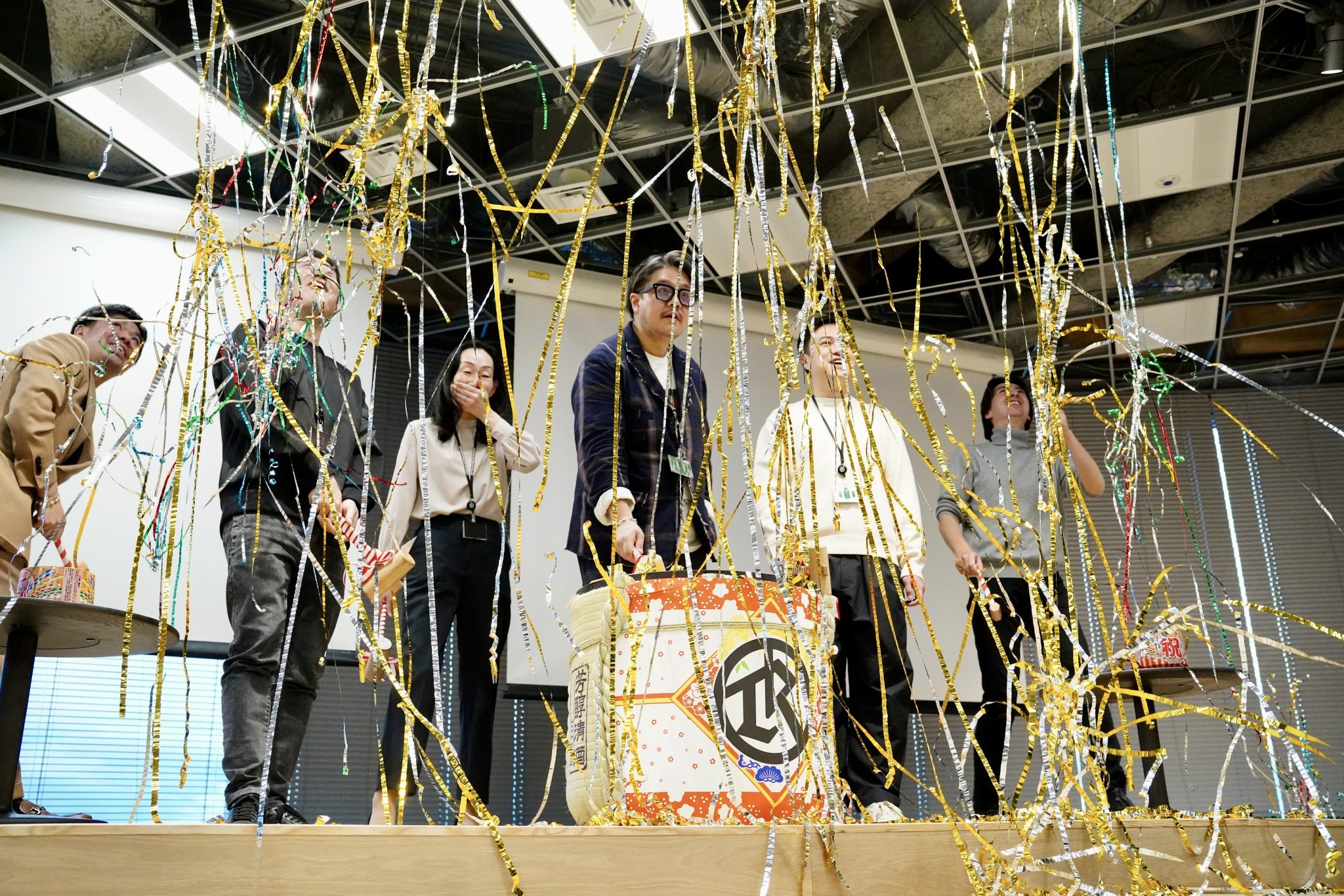 RAKSULグループは本日、麻布台ヒルズ 森JPタワーに本社を移転しました！ - 採用情報｜ラクスル株式会社